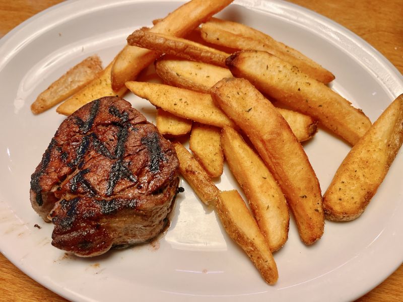 【アリゾナごはん】2回目のテキサスロードハウス！おすすめメニューとハンドカットステーキ注文方法をご紹介 | ソチコチ